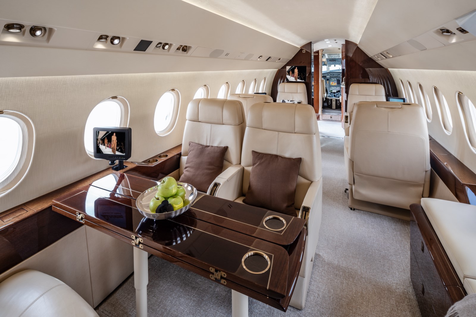 DASSAULT FALCON 2000LX | Private Jet | Global Jet